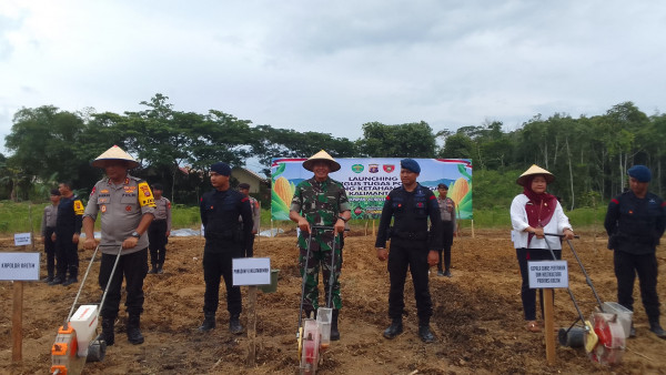 Kapolda Kaltim Luncurkan Gugus Tugas Polri untuk Dukung Ketahanan Pangan Nasional | Korankaltim.com