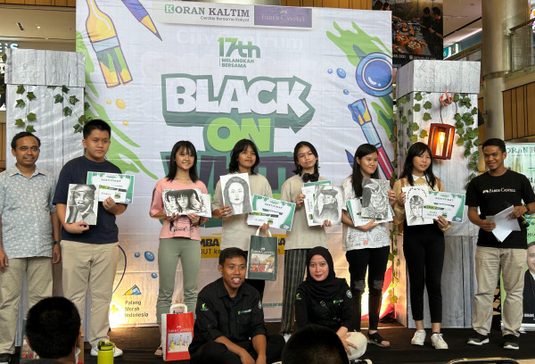 VIDEO - Pelajar SMP Sunodia Samarinda Juara Pertama Lomba Menggambar pada HUT ke-17 SKH Koran ...