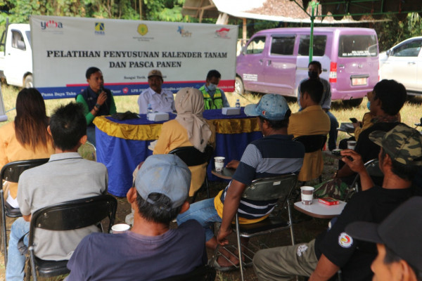 Minimalkan Resiko Kegagalan Panen, PT Pama Latih Petani Bentuk Kalender ...