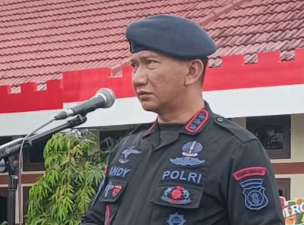 Polda Kalimantan Timur Sterilisasi Gereja, Siapkan 120 Personel Berjaga Pagi Siang dan Malam ...