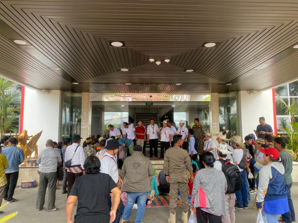 Tuntut Hak Guna Usaha PT BDA, Puluhan Masyarakat Adat Gelar Aksi di ...