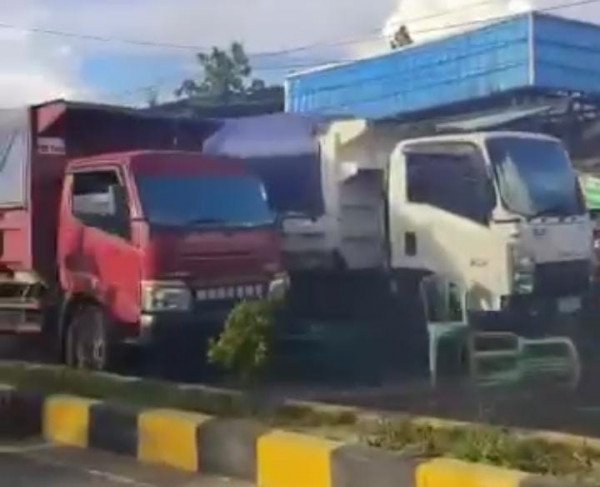 Sopir Truk Batu Bara Terobos Portal Warga Batu Kajang | Korankaltim.com