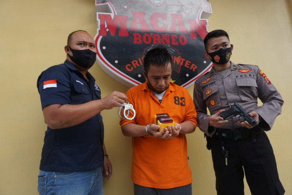 Beroperasi di 20 Lokasi, Polisi Gadungan Berpangkat AKP Diringkus Tim ...