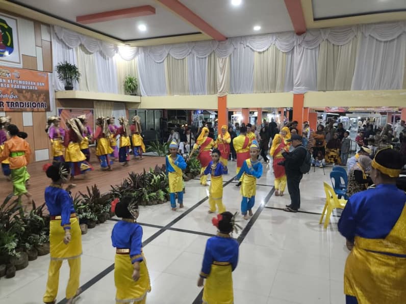 14 Peserta Lomba Tari Pesisir Tradisional Ramaikan Cross Border Paras ...