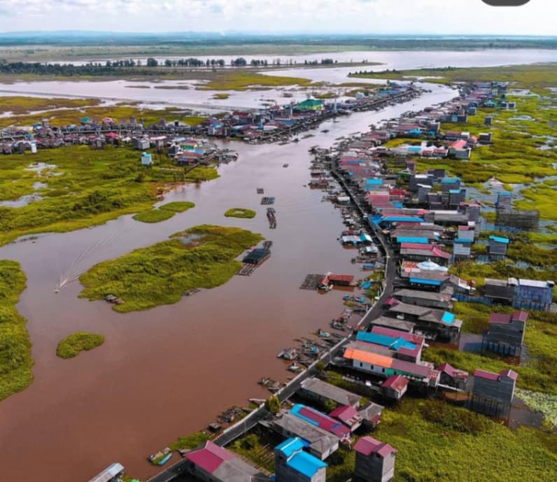 Desa Terapung Melintang, Surga Ikan Air Tawar Miliki Potensi Wisata di ...
